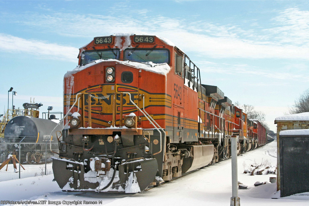 BNSF 5643